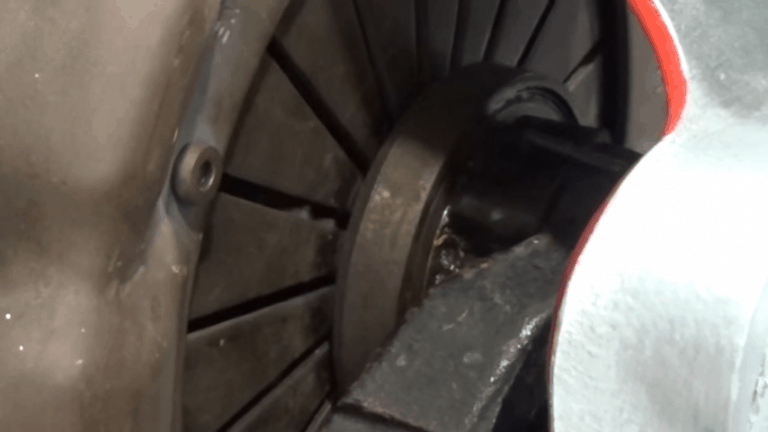 Symptoms of a Bad Clutch (And How To Make It Last)
