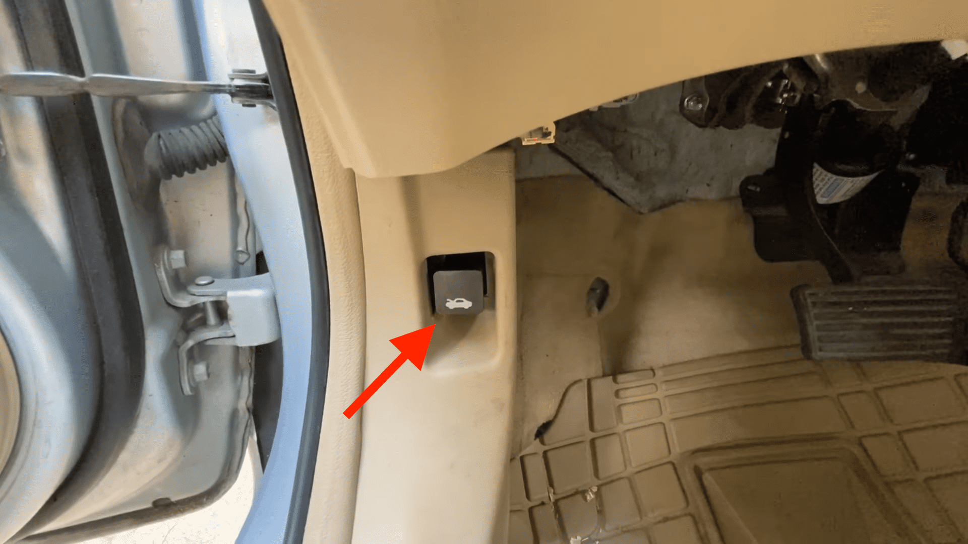 What To Do If Your Car's Hood Won’t Open?